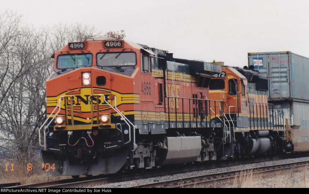 BNSF 4966 East